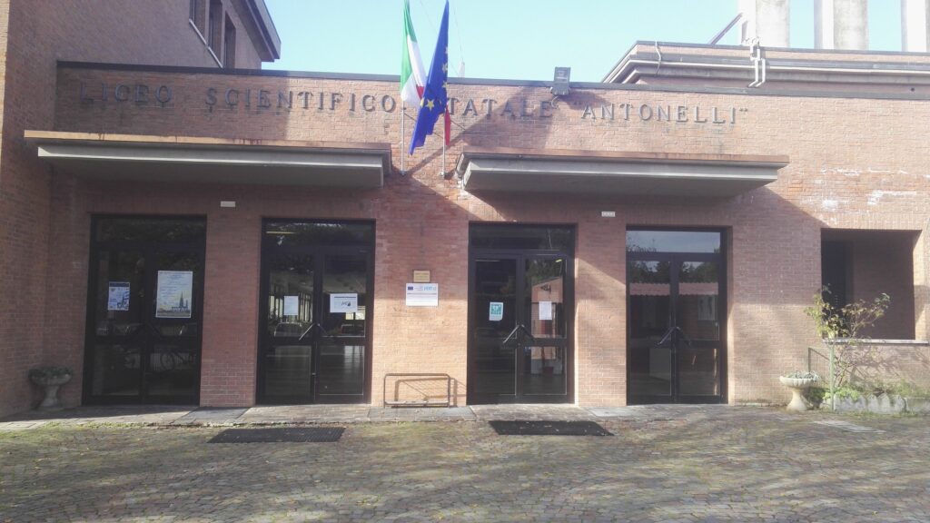 Lo scientifico Antonelli è il miglior liceo nel raggio di 30 chilometri