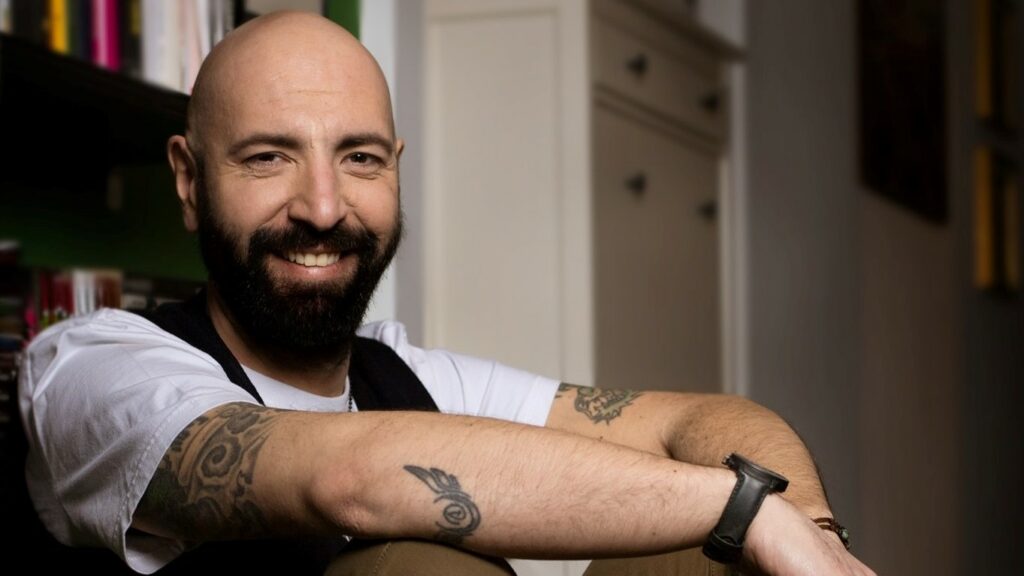 Regista e ora anche attore: il novarese Paracchini protagonista di uno spot