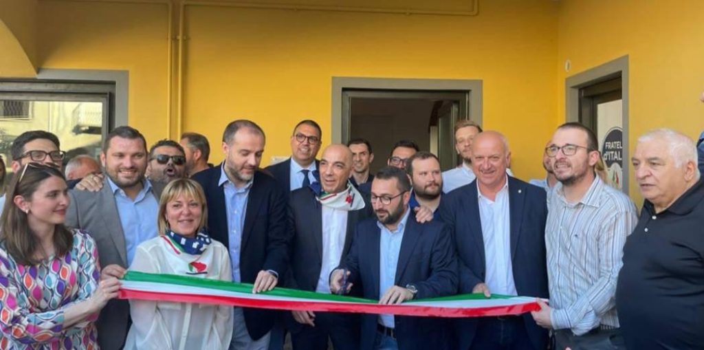 Fratelli d'Italia inaugura la nuova sede in Est Sesia. Presente anche l ...